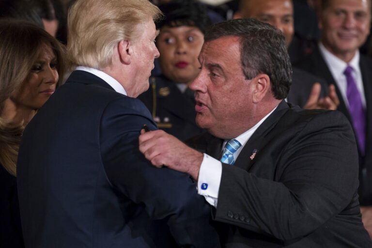 Chris Christie Mocks 'Trump's Lies' over Tiny CPAC Crowd