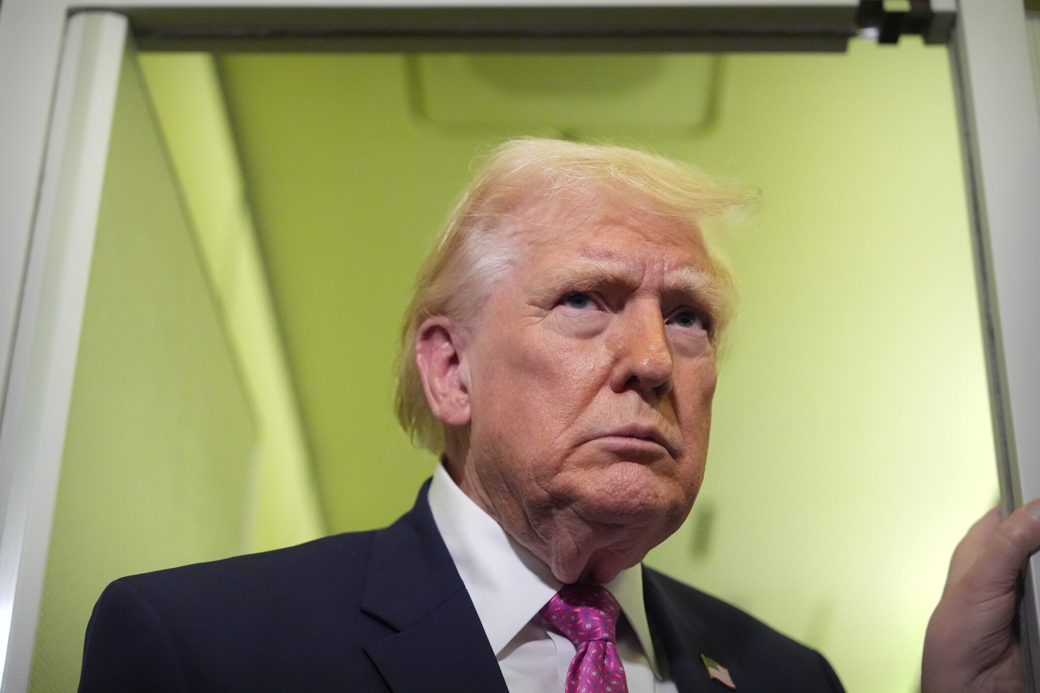 Trump Willing to End Iran War Without Opening Hormuz: WSJ