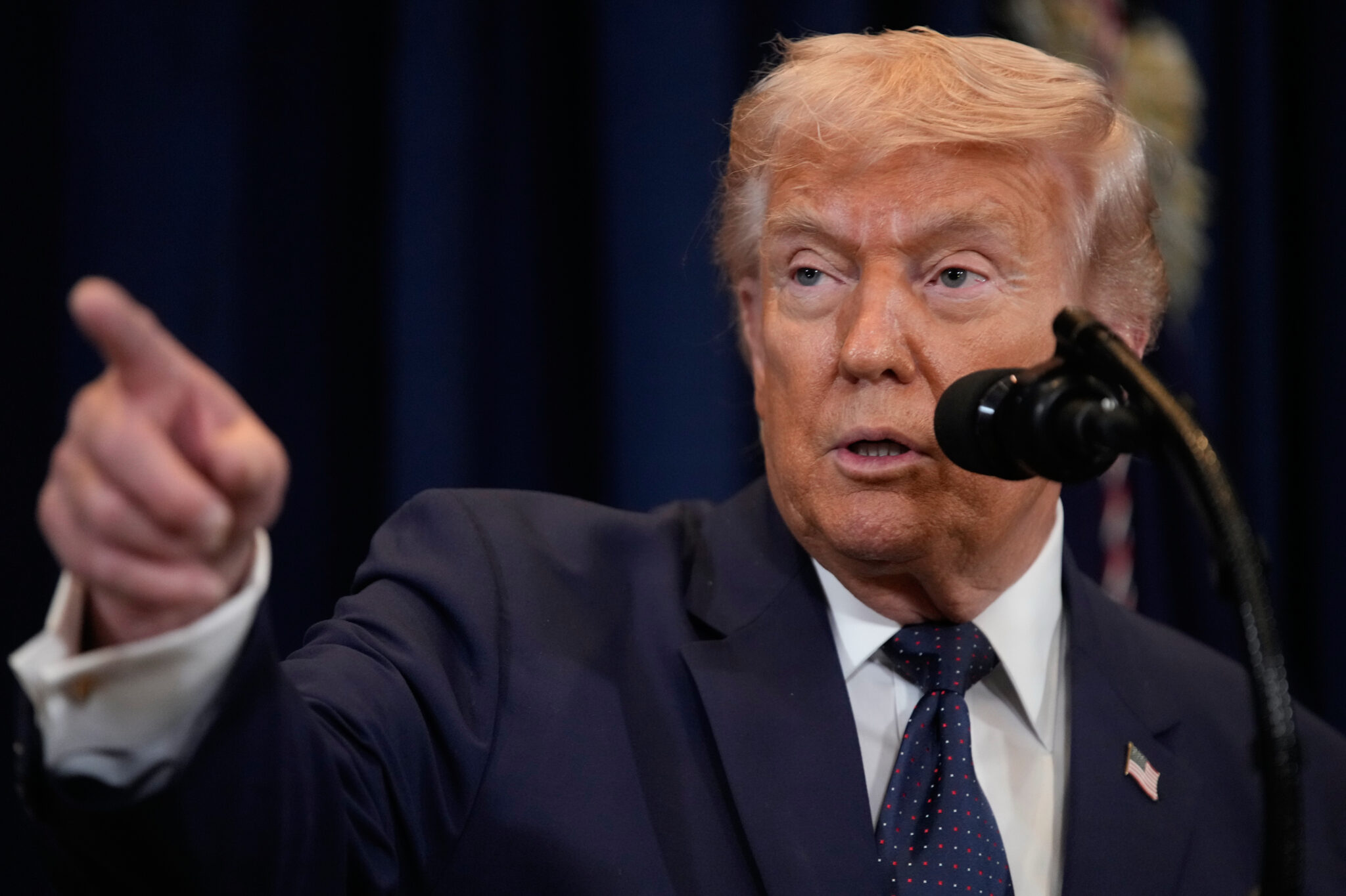 Trump Golf Course Unveils a Giant Gold Statue of Himself